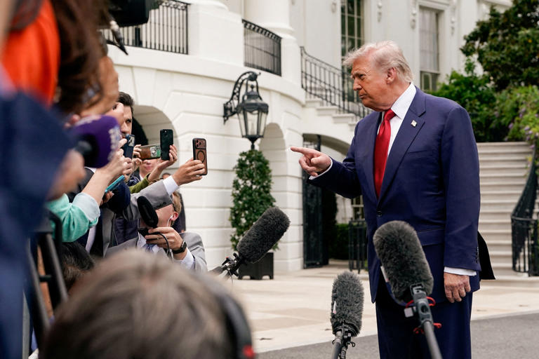 White House proposes all federal employees sign nondisclosure agreements