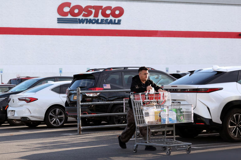 Costco profit rises as value offerings draw pressured consumers