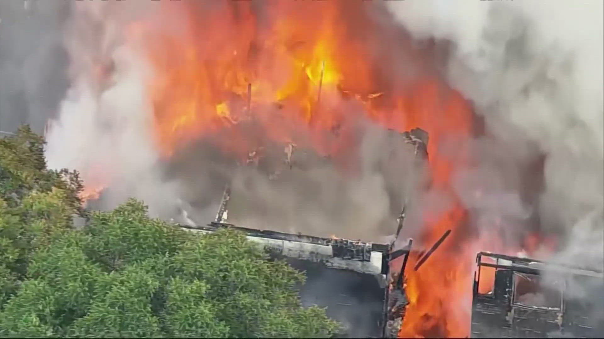 Explosion causes massive apartment fire in North Texas, at least 4 ...