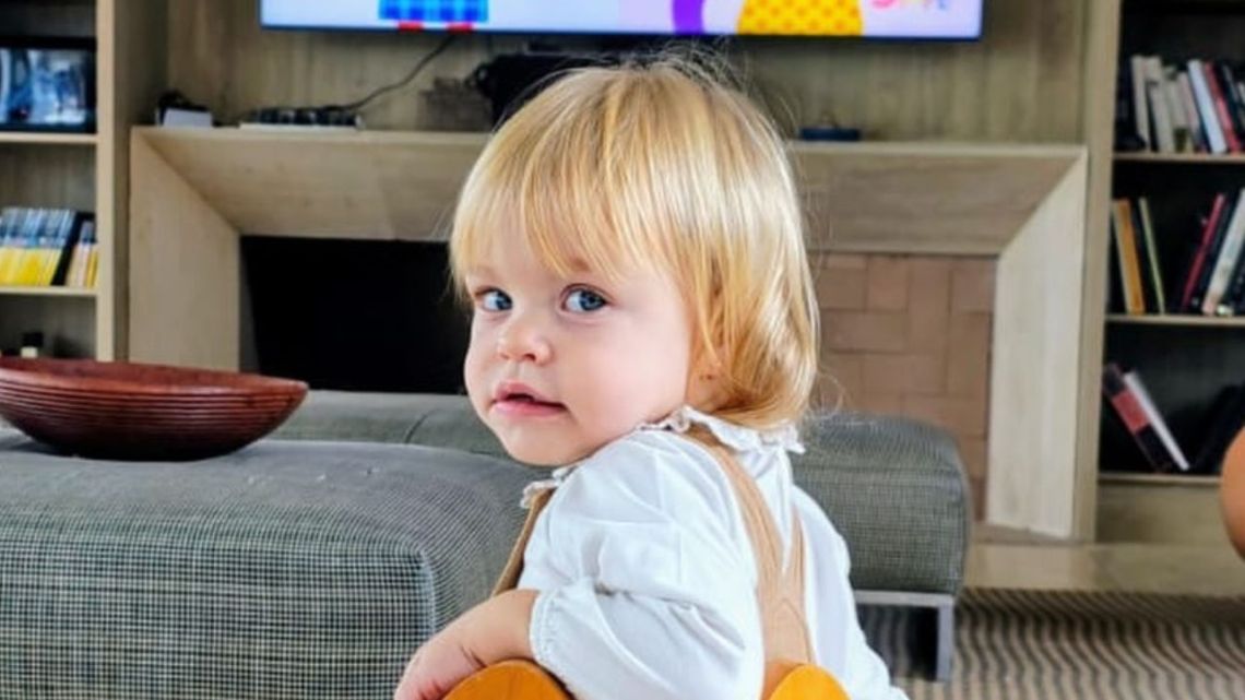 El tierno look de Milenka para acompañar a Marley a Luzu TV: flores y ...