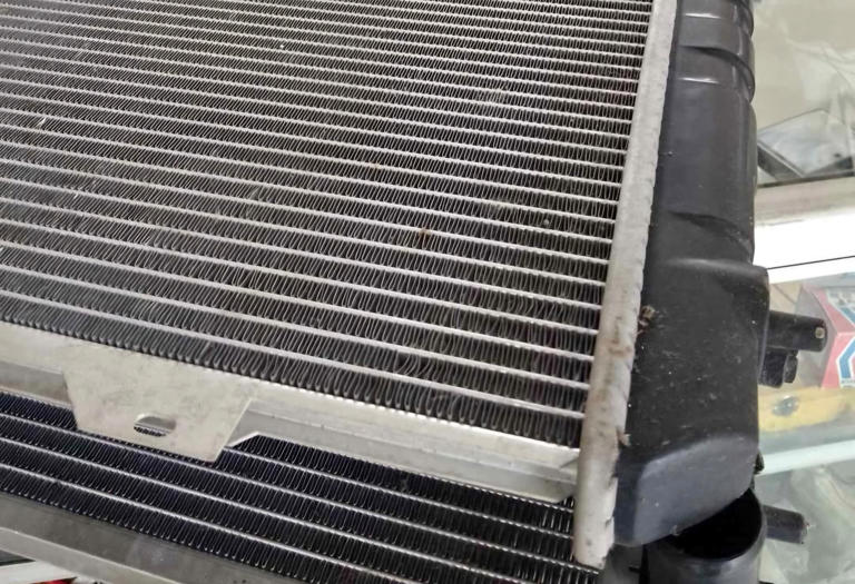 Cairan radiator mobil tidak disarankan diganti air biasa saja