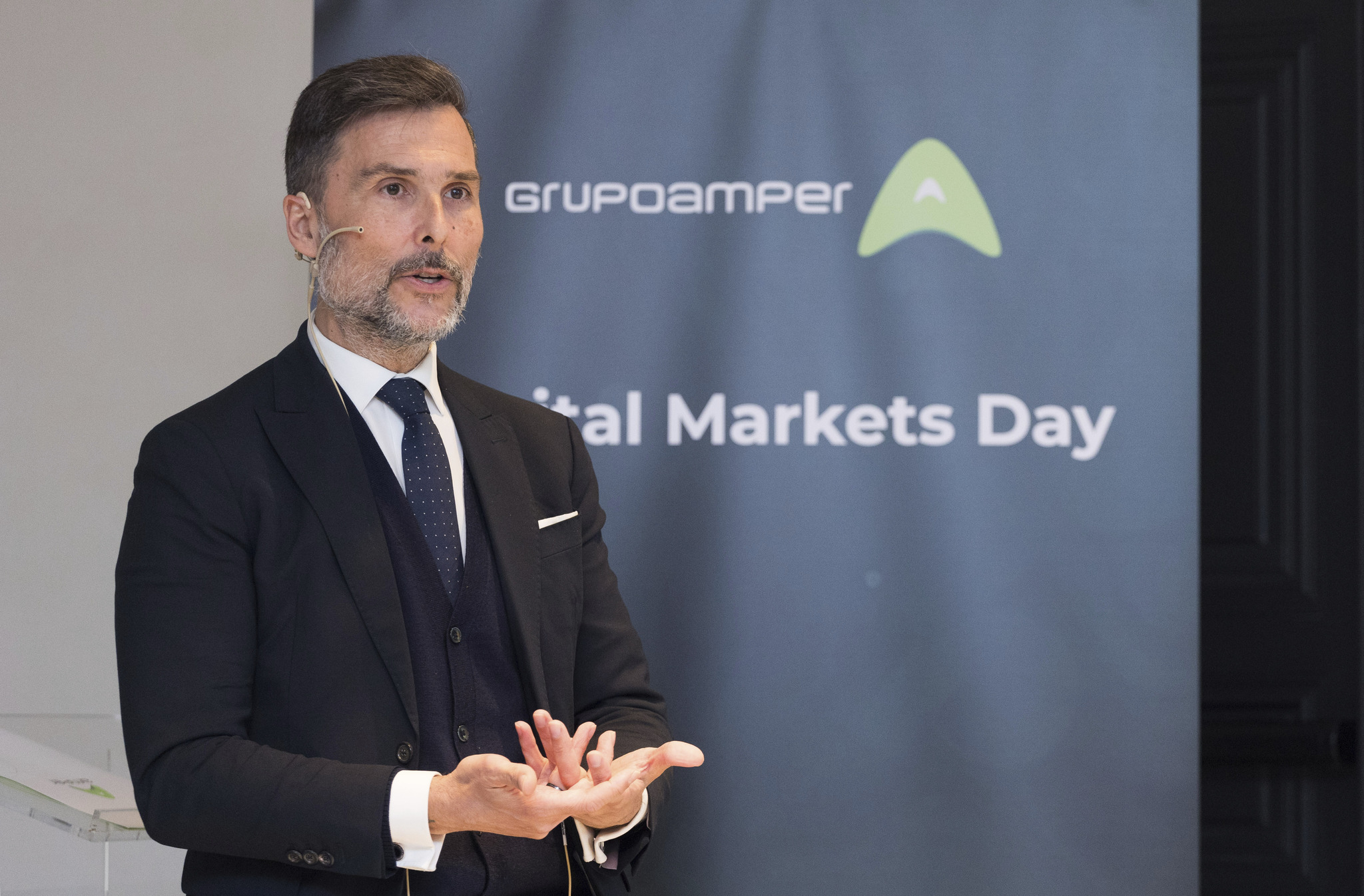 Amper propone un contrasplit para aumentar el precio de sus acciones