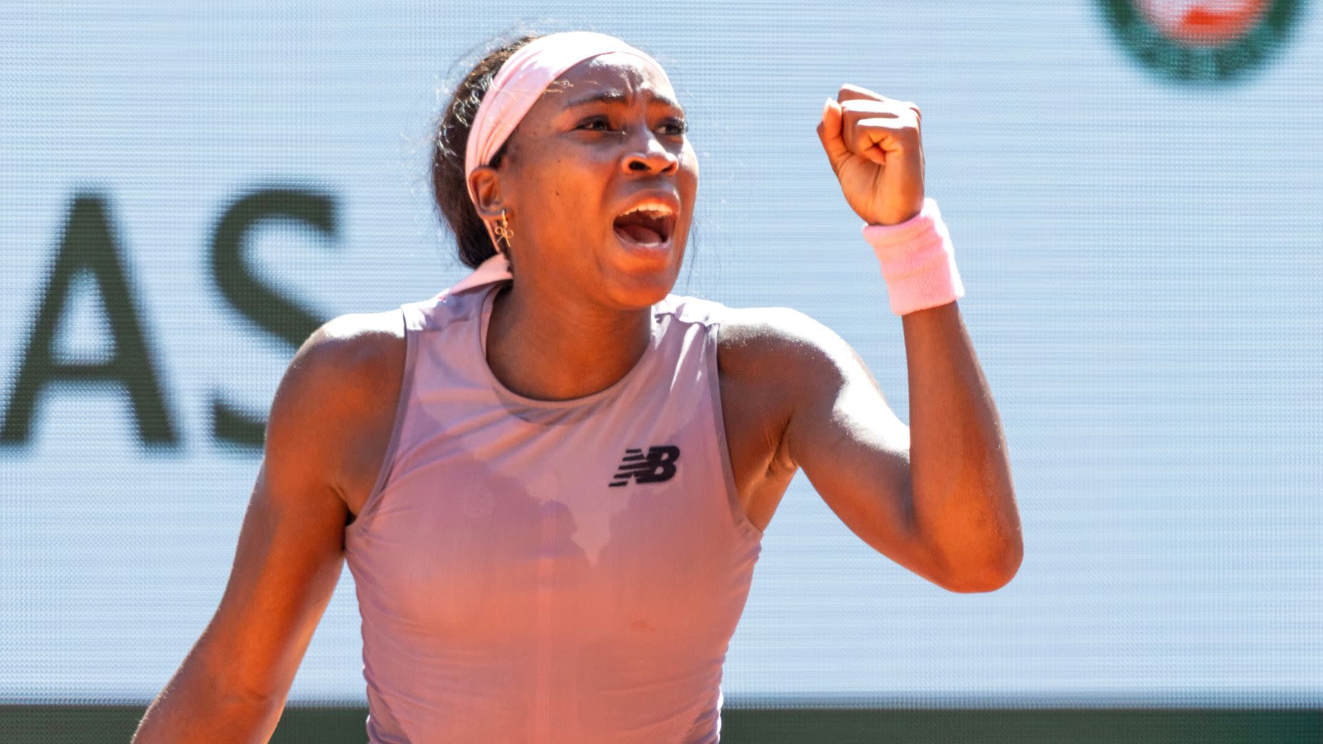 Coco Gauff has 'mini car accident,' then dominates French Open foe