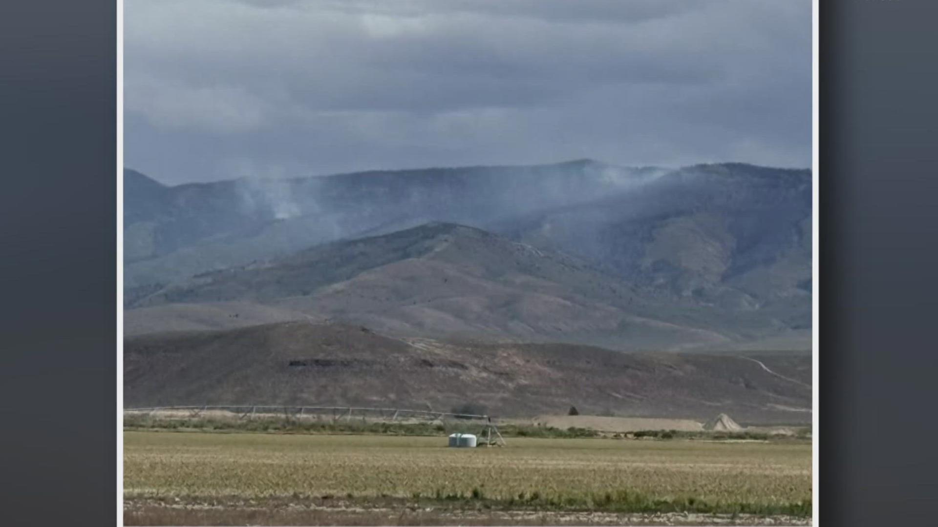 Crews battle 1,300-acre wildfire in Sawtooth National Forest