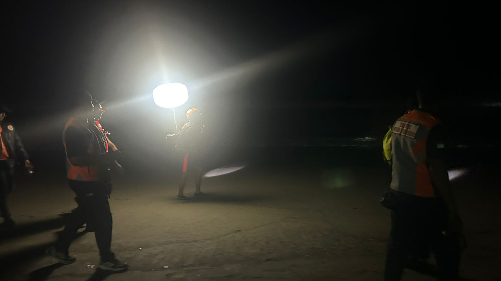 Bocah 12 tahun terseret arus Pantai Yeh Gangga Tabanan, tim SAR turun ...