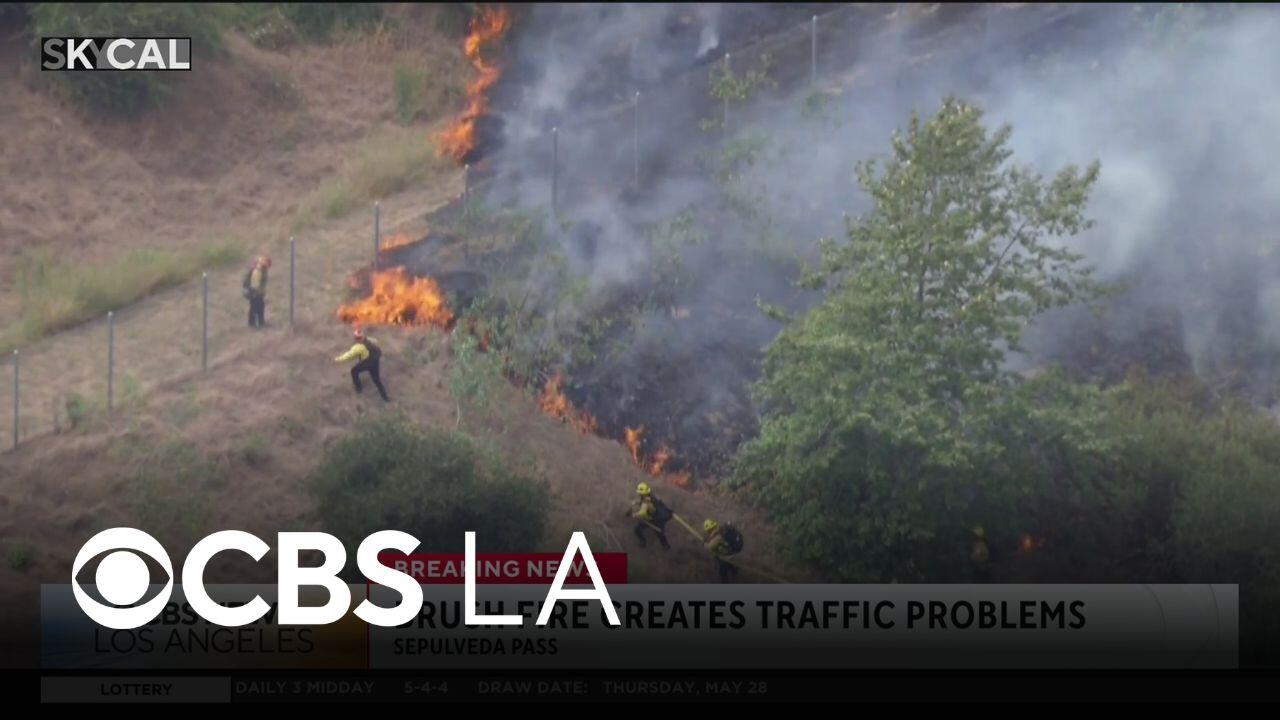Brentwood 405 Freeway brushfire impacts afternoon traffic