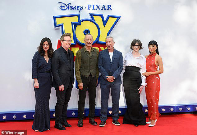 Tom Hanks and Tim Allen lark around on the red carpet at the UK ...