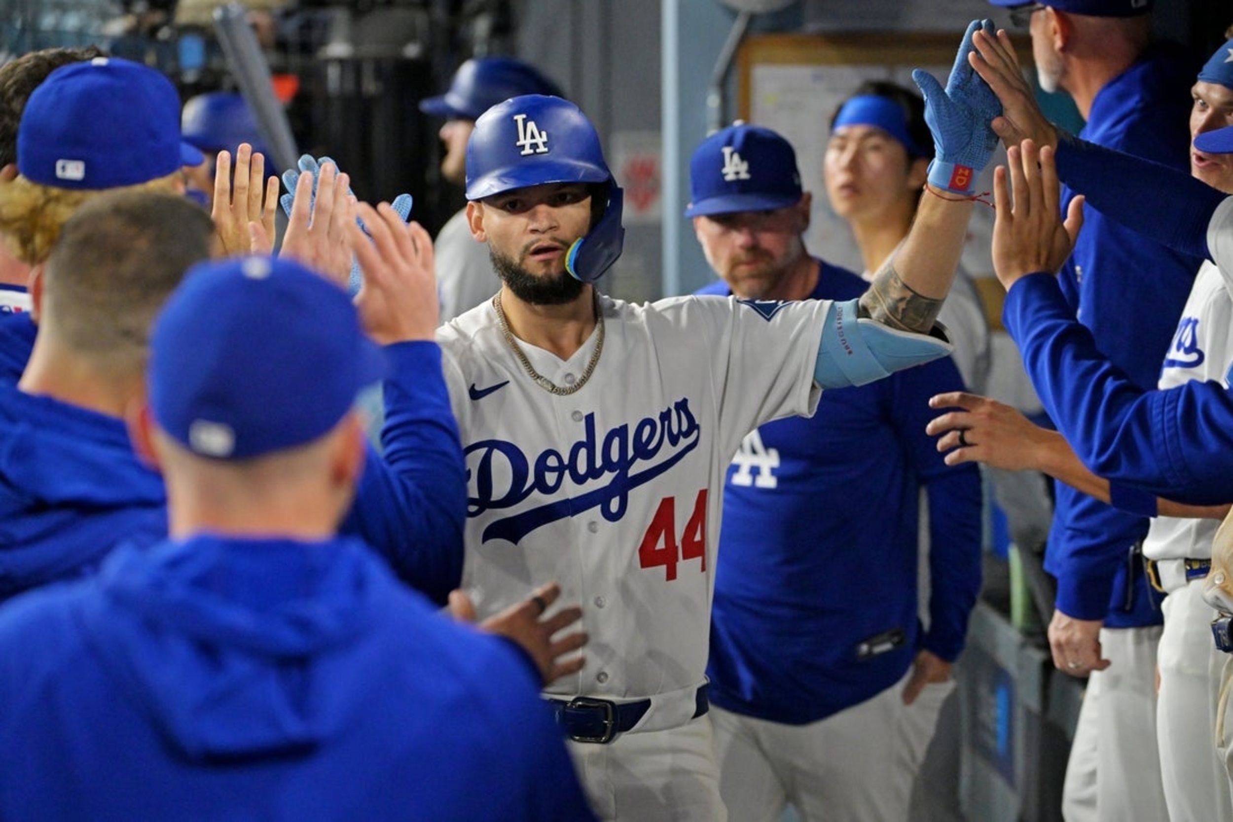 Injuries haven't slowed Dodgers ahead of Phillies' visit