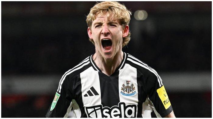Habis Anthony Gordon terbitlah Julian Alvarez, gerak Barcelona layani ...