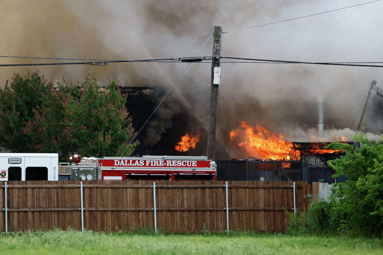 What to know: Oak Cliff apartment complex fire, explosion