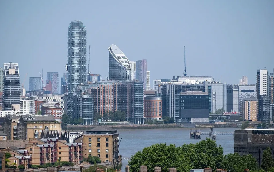 UK and US households face mounting squeeze from wages lagging costs