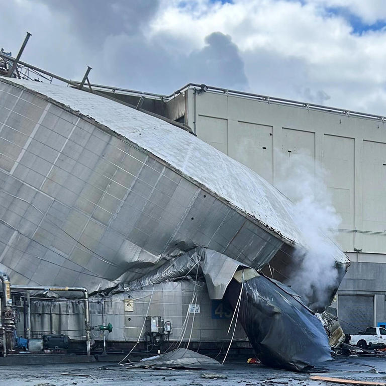 6 of 9 bodies recovered after chemical tank implosion at paper mill