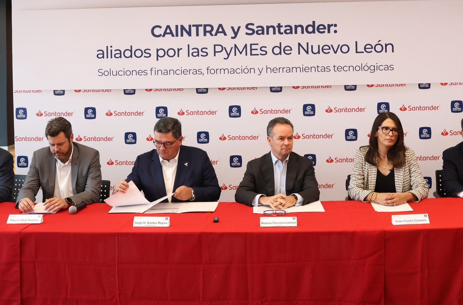 Santander se pone regio y abre bolsa de 100 MDP para industrias de ...