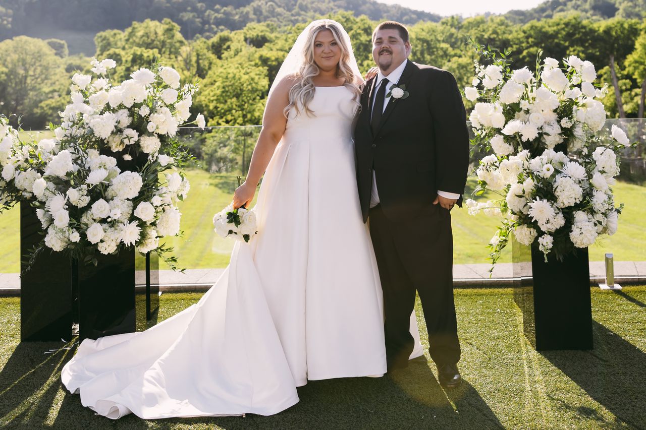 Bride thought jumping into a pool in her wedding dress would be 'fun ...