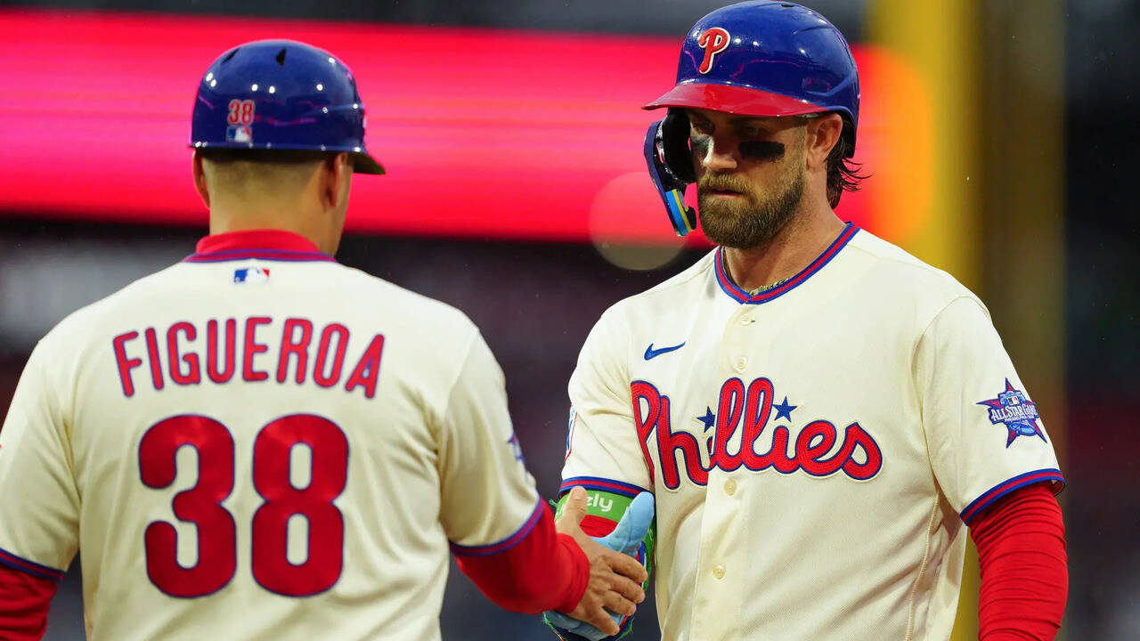 Bryce Harper defends unique toothbrushing method amid backlash
