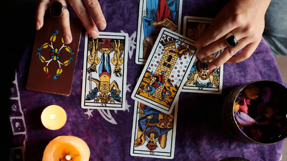 Tarot reading: Zodiac signs ready to change their life path before June ...