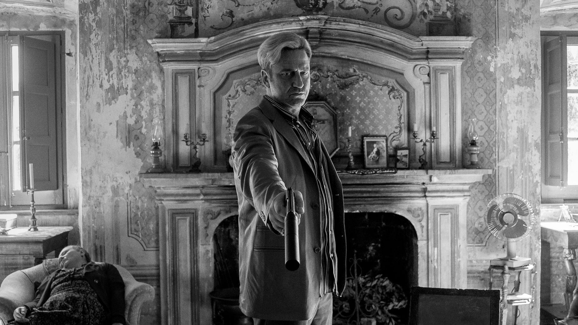 Gerard Butler & Oscar Isaac's Netflix crime movie debuts first trailer ...