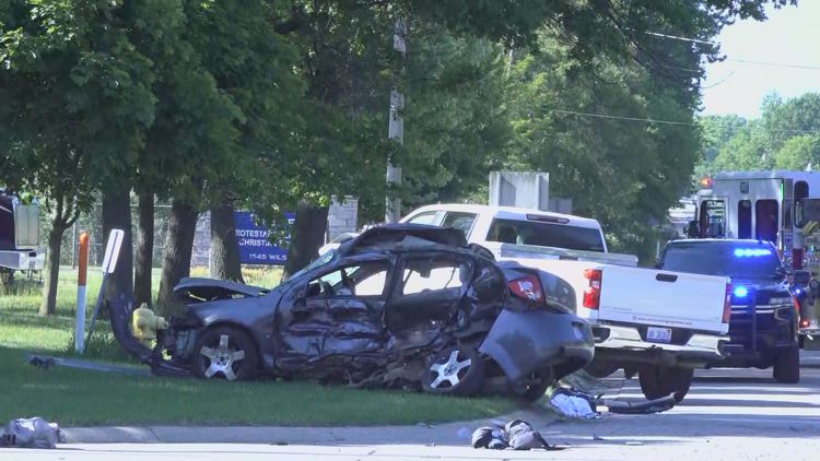 One injured in two vehicle crash in Walker Thursday