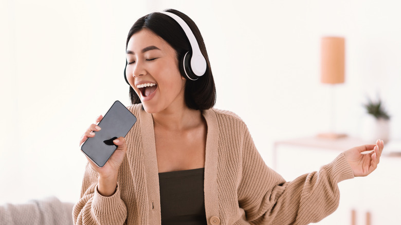 4 must-have karaoke apps for Android users