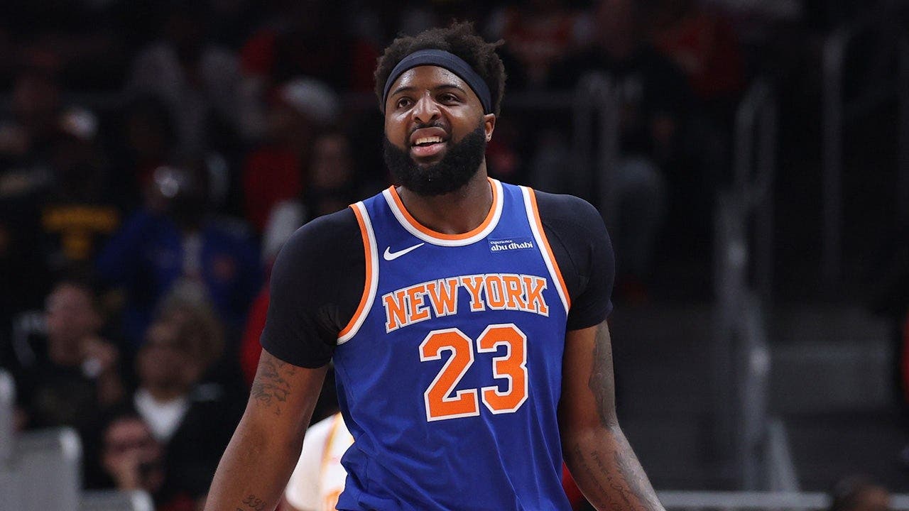 Mitchell Robinson's broken right pinky puts Knicks' NBA Finals rotation ...
