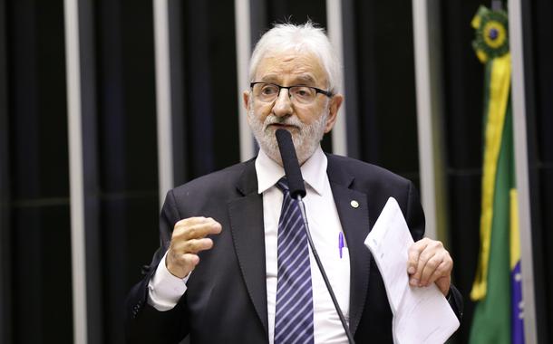 Ivan Valente cobra reação do Brasil a medida dos EUA