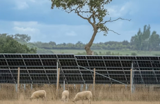 Residents raise £440,000 for UK's first community-owned battery to save ...