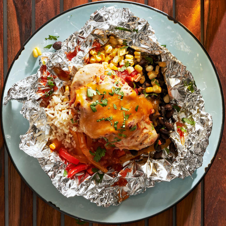 These 18 foil pack recipes are the best campfire hack