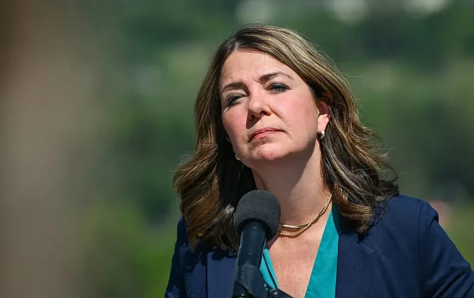 Smith faces UCP split as referendum battle intensifies