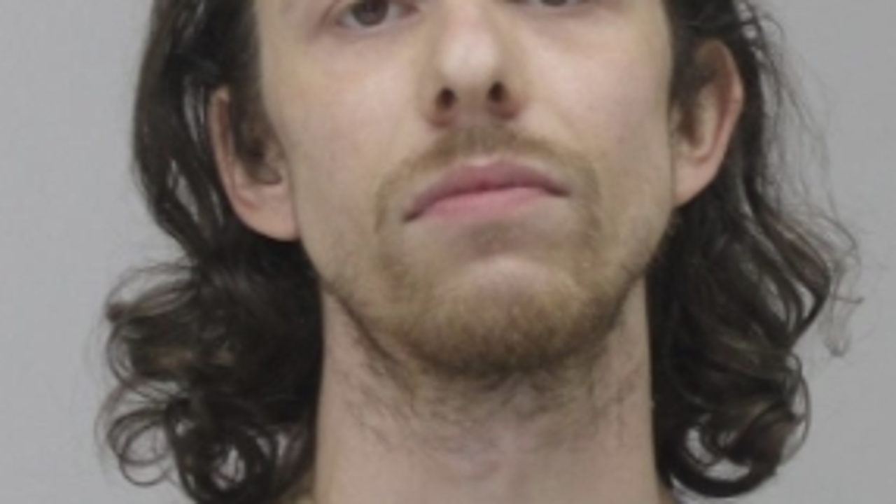 Man accused of stabbing mother, grandmother in Irving