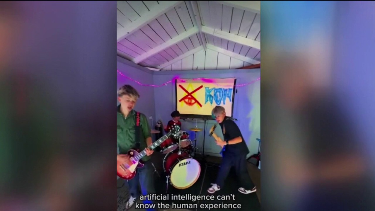 SF Porchfest featuring young local punk rock band, Knights of Molino