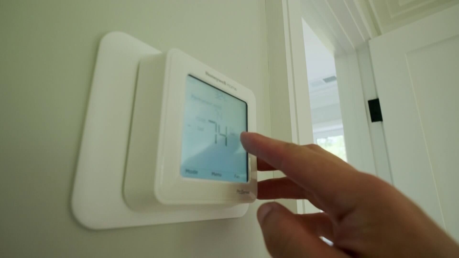 Dozens of APS customers told to 'settle up' after error went unnoticed ...