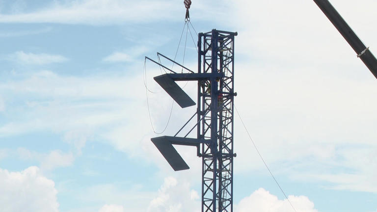 Massive 103-foot dive tower installed on St. Pete Pier ahead of Red ...