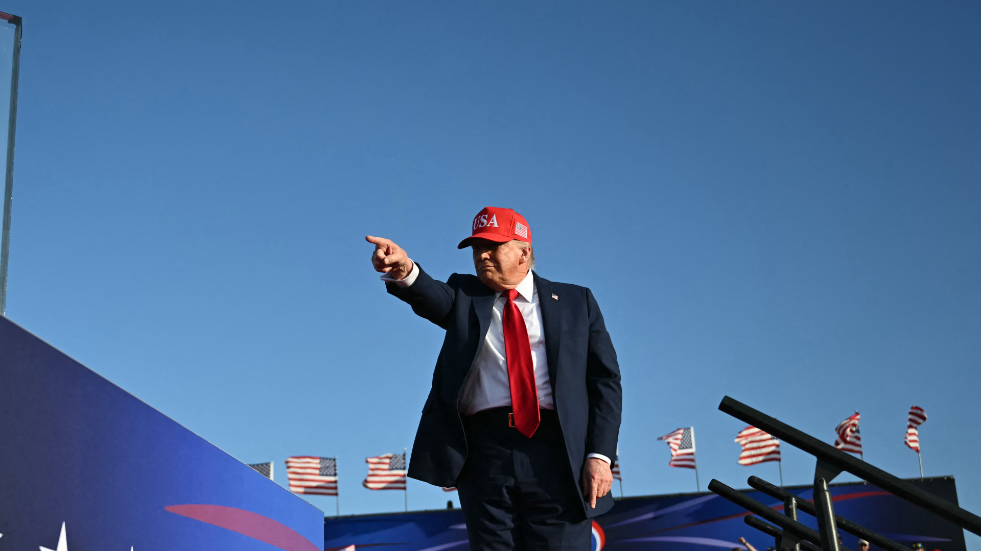Trump feiert: Steuer-Gesetz spaltet USA
