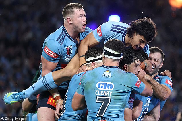 Footy legend Ben Elias labels Queenslanders 'the biggest whingers'