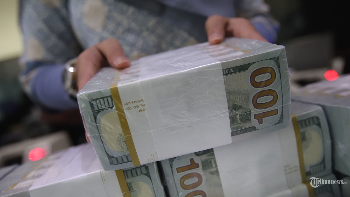 Rupiah anjlok, PKS wanti-wanti jangan sampai warga RI pindahkan uangnya ...