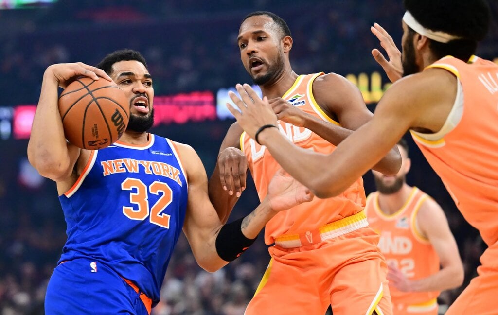 Mitchell Robinson injury rocks Knicks roster before 2026 NBA Finals