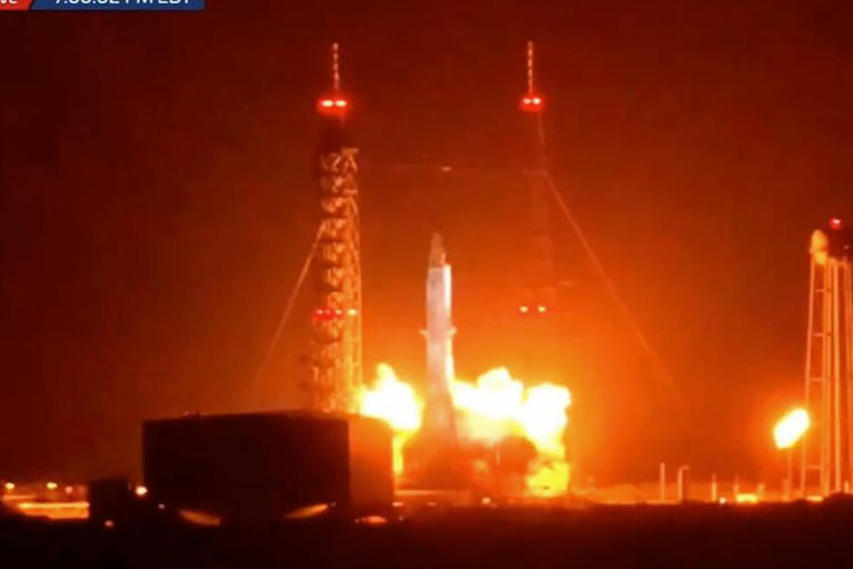 Blue Origin New Glenn rocket explodes in massive fireball during ...
