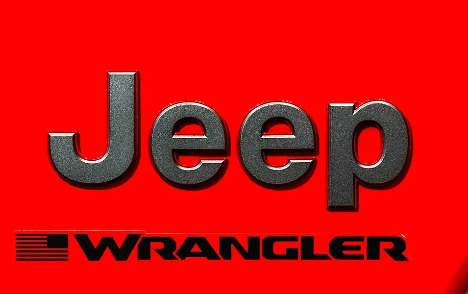 Jeep Scrambler revival to offer PHEV power and retro design