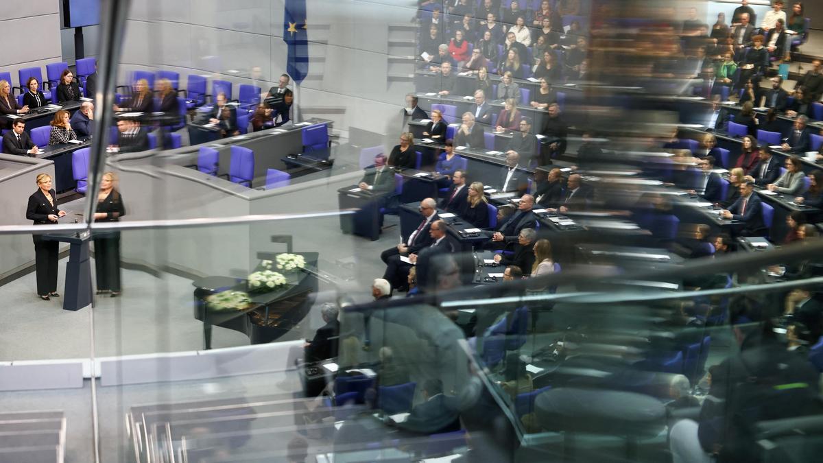 Abgeordnete im Bundestag: Grüne und Linke dringen auf Gesetz zur ...