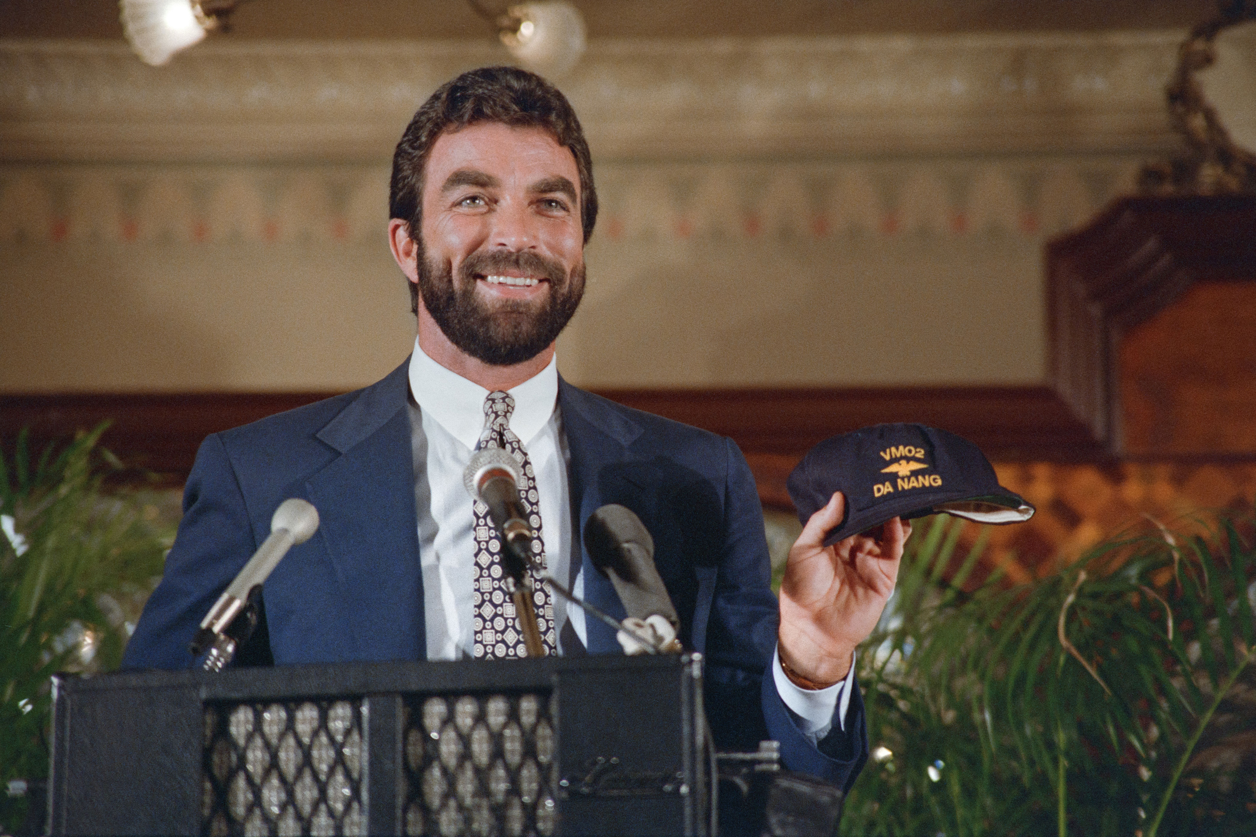 What does Tom Selleck look like without his mustache?