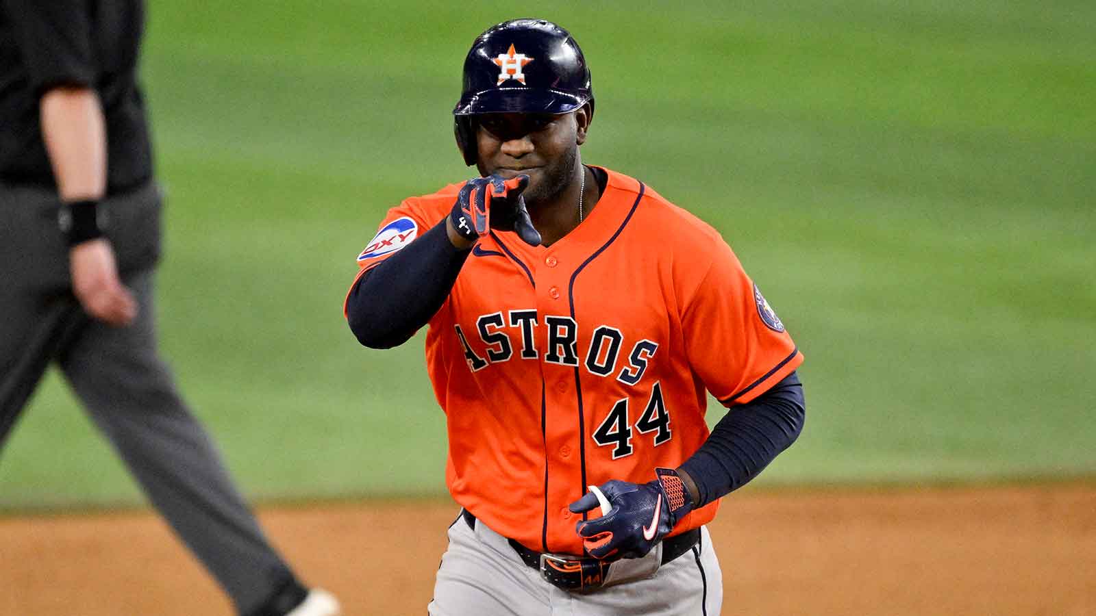 Astros GM shuts down Yordan Alvarez trade chatter
