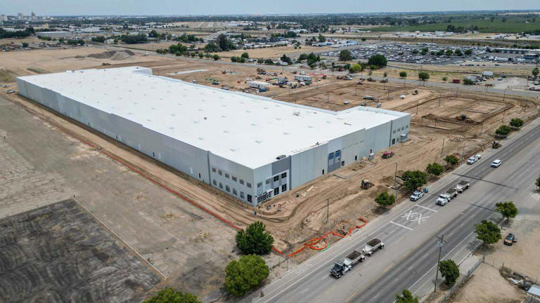 New Amazon facility coming to Fresno. Mega warehouse project underway ...