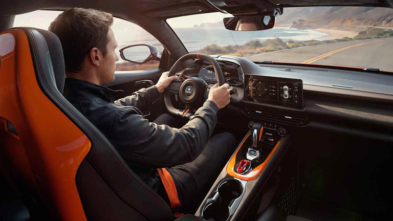 Emira 420 Sport: a Lotus bemutatta sportautójának legkönnyebb és ...