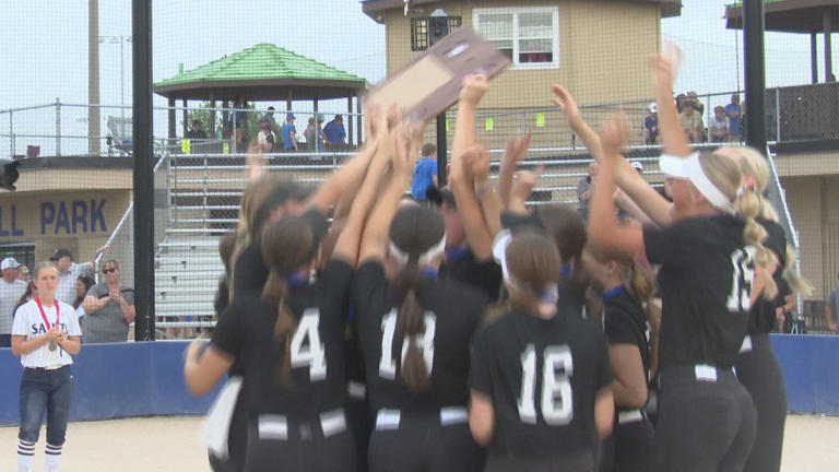 East softball wins the Section 2AAA title for a fourth straight year