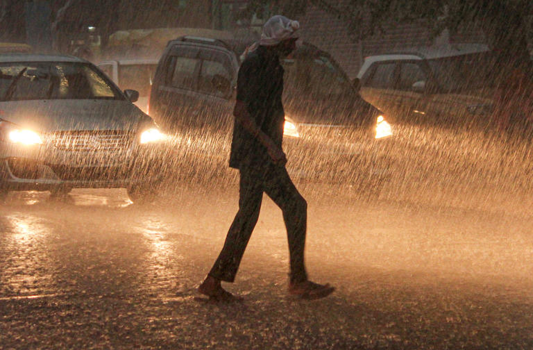 Weather plot twist: Western disturbance cooling Delhi-NCR may be ...