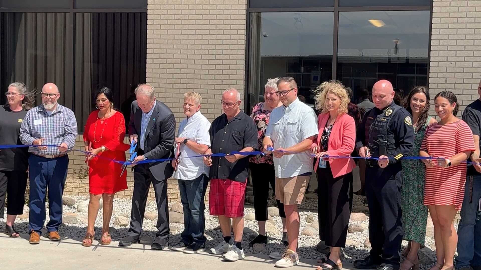 Fargo cuts ribbon on resource and recovery center for people ...