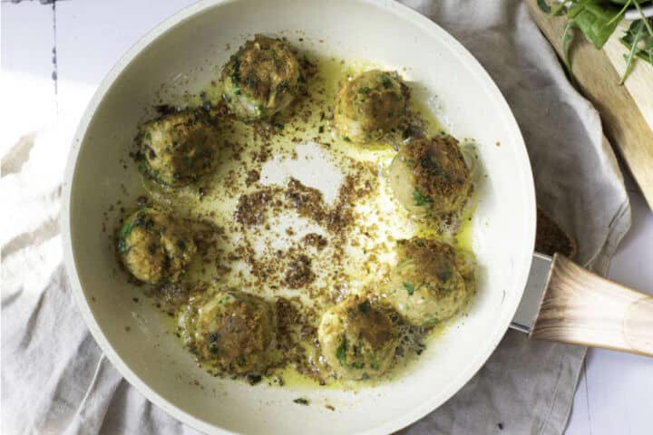 Crispy falafel wraps