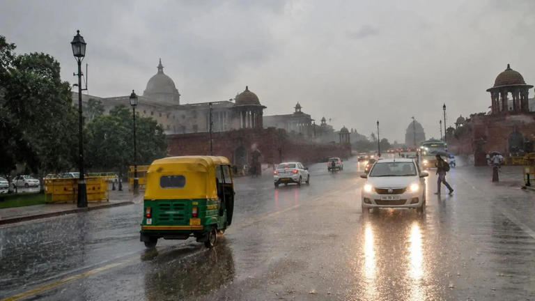 Delhi, Noida, Gurugram weather today: IMD issues orange alert for Delhi ...