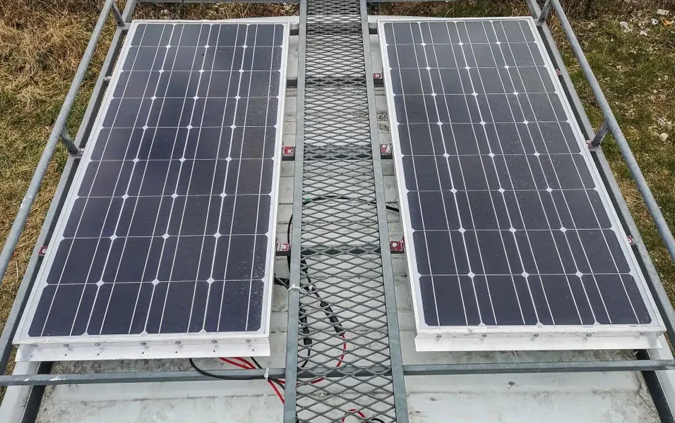 Cold weather and clouds boost van solar output beyond limits