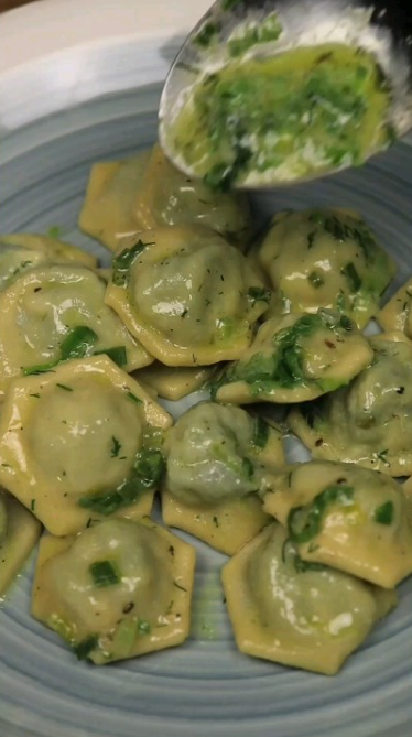 Creamy spinach ravioli that tastes like restaurant pasta